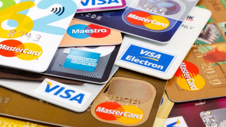 Numri i llogarive bankare tejkalon numrin e përgjithshëm të popullsisë ... Numri i llogarive bankare tejkalon numrin e përgjithshëm të popullsisë ...