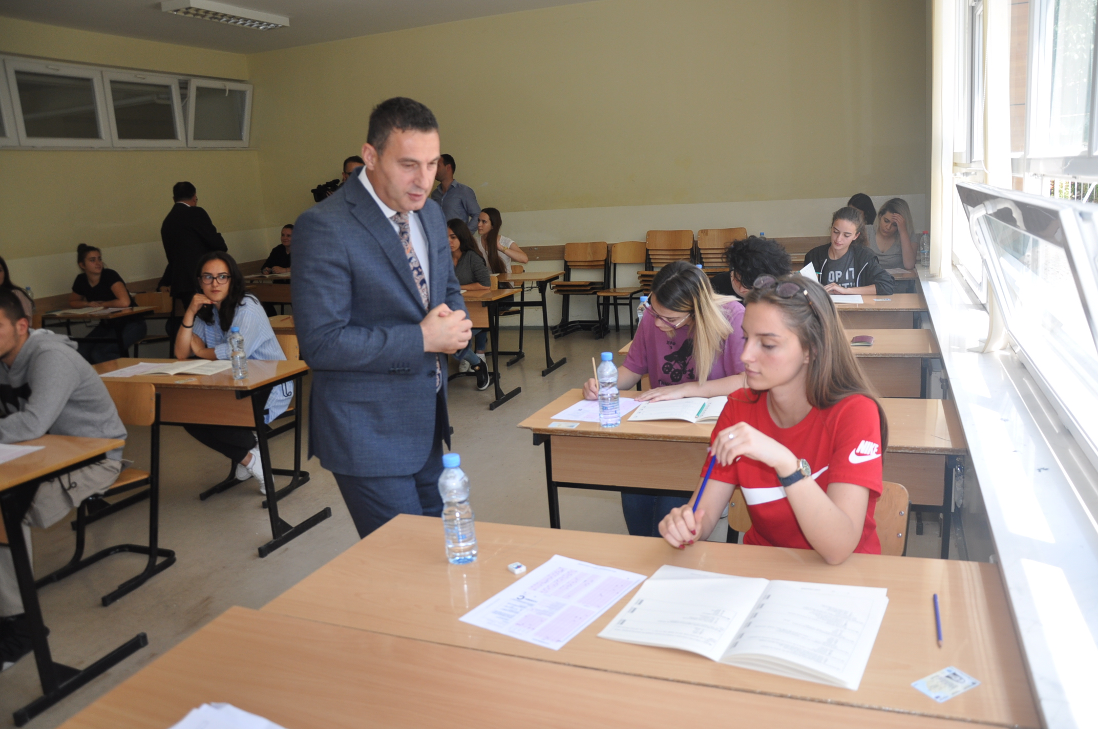 Më 28 gusht dhe 1 shtator do të mbahet afati i dytë i provimit të ... Më 28 gusht dhe 1 shtator do të mbahet afati i dytë i provimit të ...