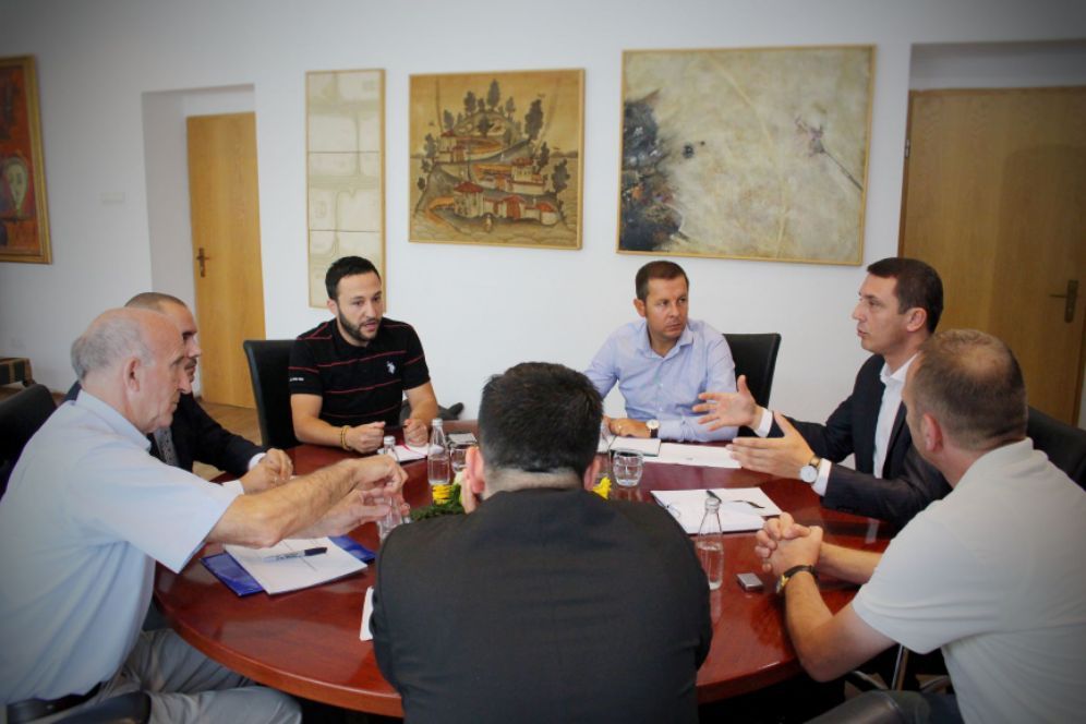 Teatrot e qyteteve të Kosovës do të bëhen me ligj të ri – Epoka e Re Teatrot e qyteteve të Kosovës do të bëhen me ligj të ri – Epoka e Re