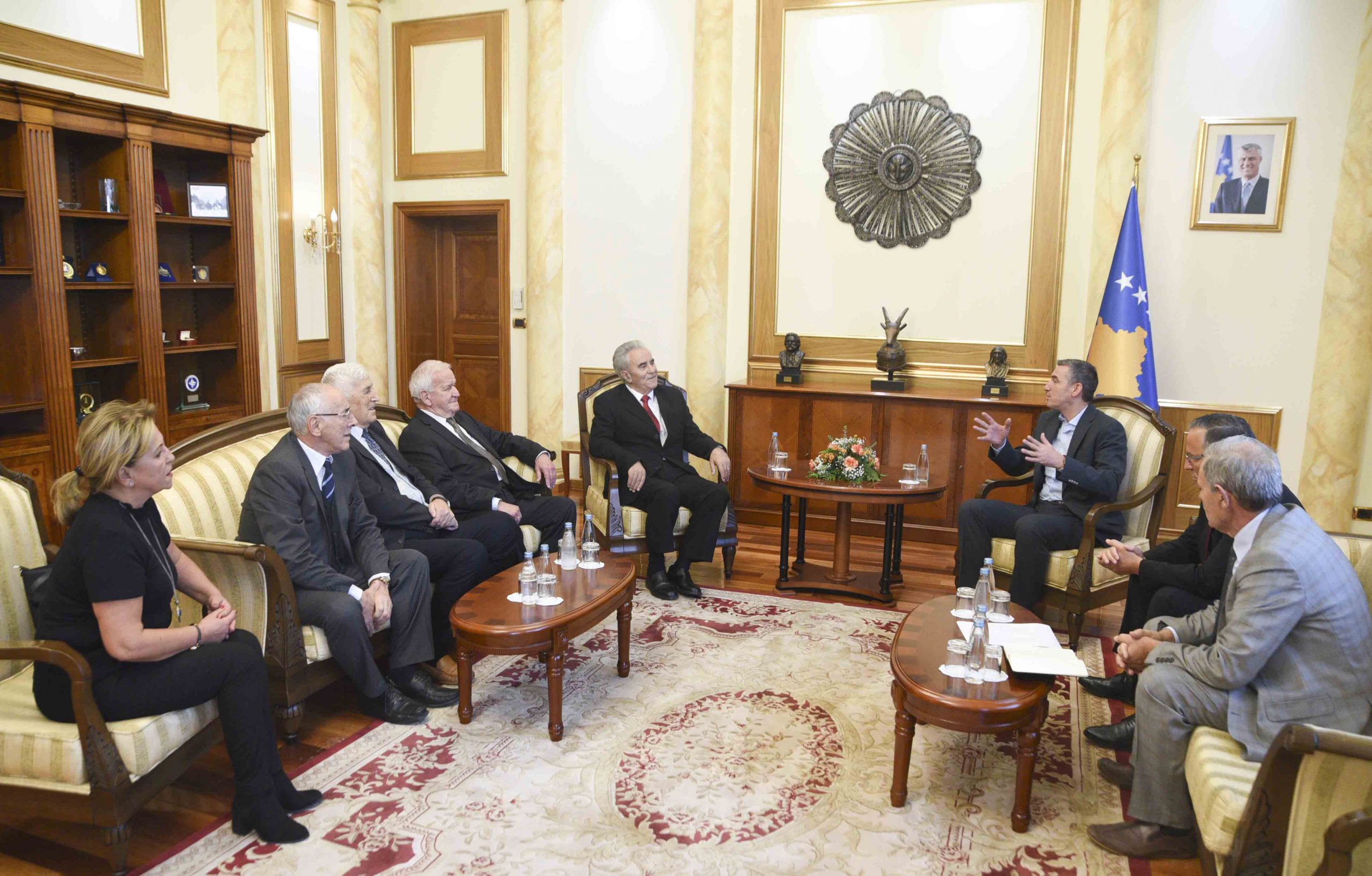 Veseli: Me buxhetin e vitit të ardhshëm do të rriten pensionet – Epoka e Re Veseli: Me buxhetin e vitit të ardhshëm do të rriten pensionet – Epoka e Re
