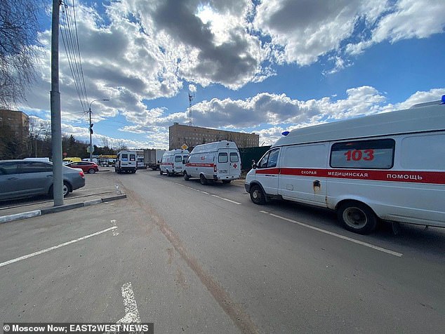 Radhë kilometrike të autoambulancave në Rusi/ Sistemi spitalor në ... Radhë kilometrike të autoambulancave në Rusi/ Sistemi spitalor në ...