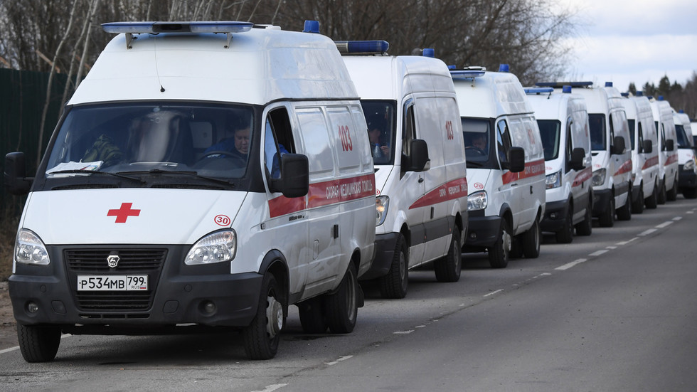 Radhë kilometrike të autoambulancave në Rusi/ Sistemi spitalor në ... Radhë kilometrike të autoambulancave në Rusi/ Sistemi spitalor në ...