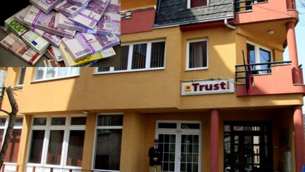 17 mijë persona nënshkruajnë peticionin për tërheqje të parave nga ... 17 mijë persona nënshkruajnë peticionin për tërheqje të parave nga ...