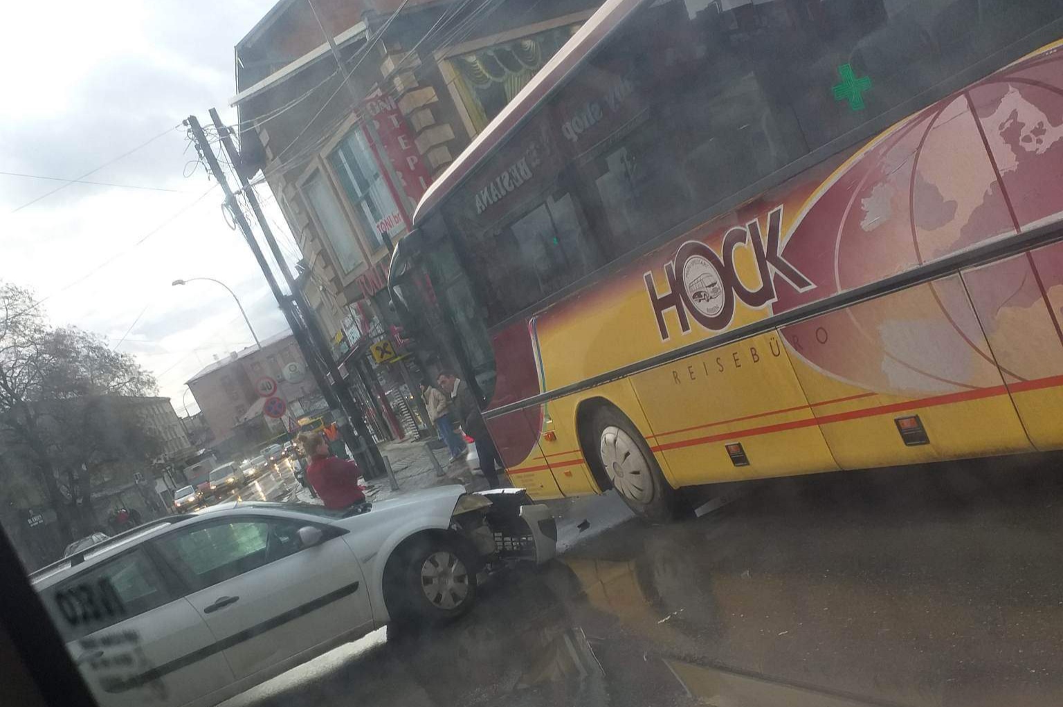 Aksident trafiku në Prishtinë – Epoka e Re Aksident trafiku në Prishtinë – Epoka e Re