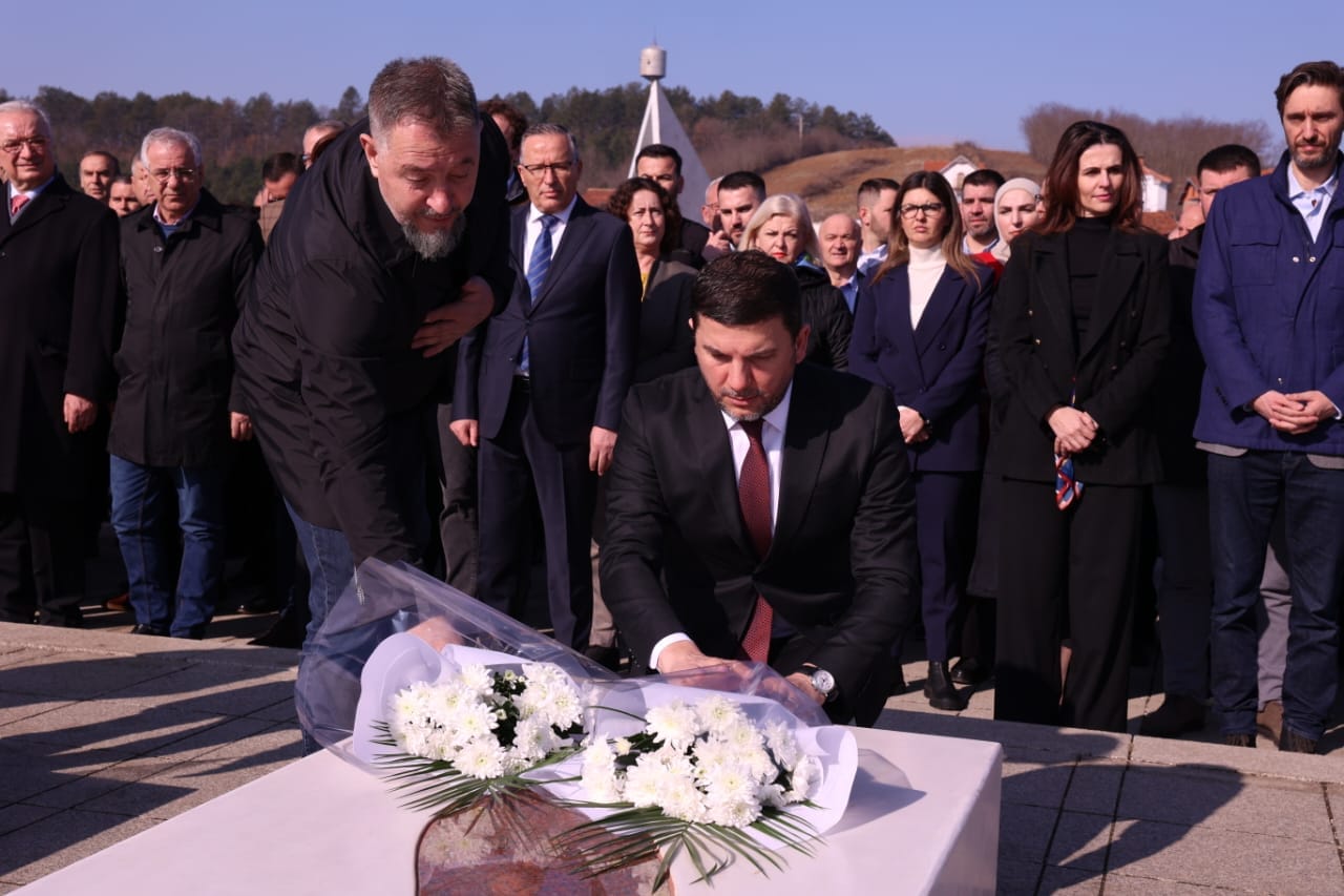 Krasniqi: Datat 5, 6 dhe 7 mars shënojnë ditët e lindjes së lirisë së ... Krasniqi: Datat 5, 6 dhe 7 mars shënojnë ditët e lindjes së lirisë së ...