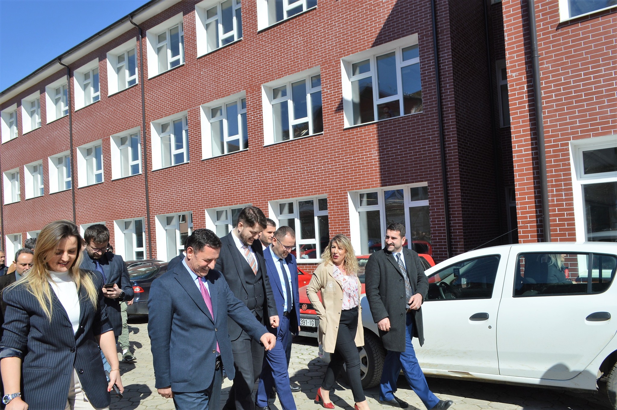 Përurohen investimet për efiçiencë të energjisë në dy objekte në ... Përurohen investimet për efiçiencë të energjisë në dy objekte në ...