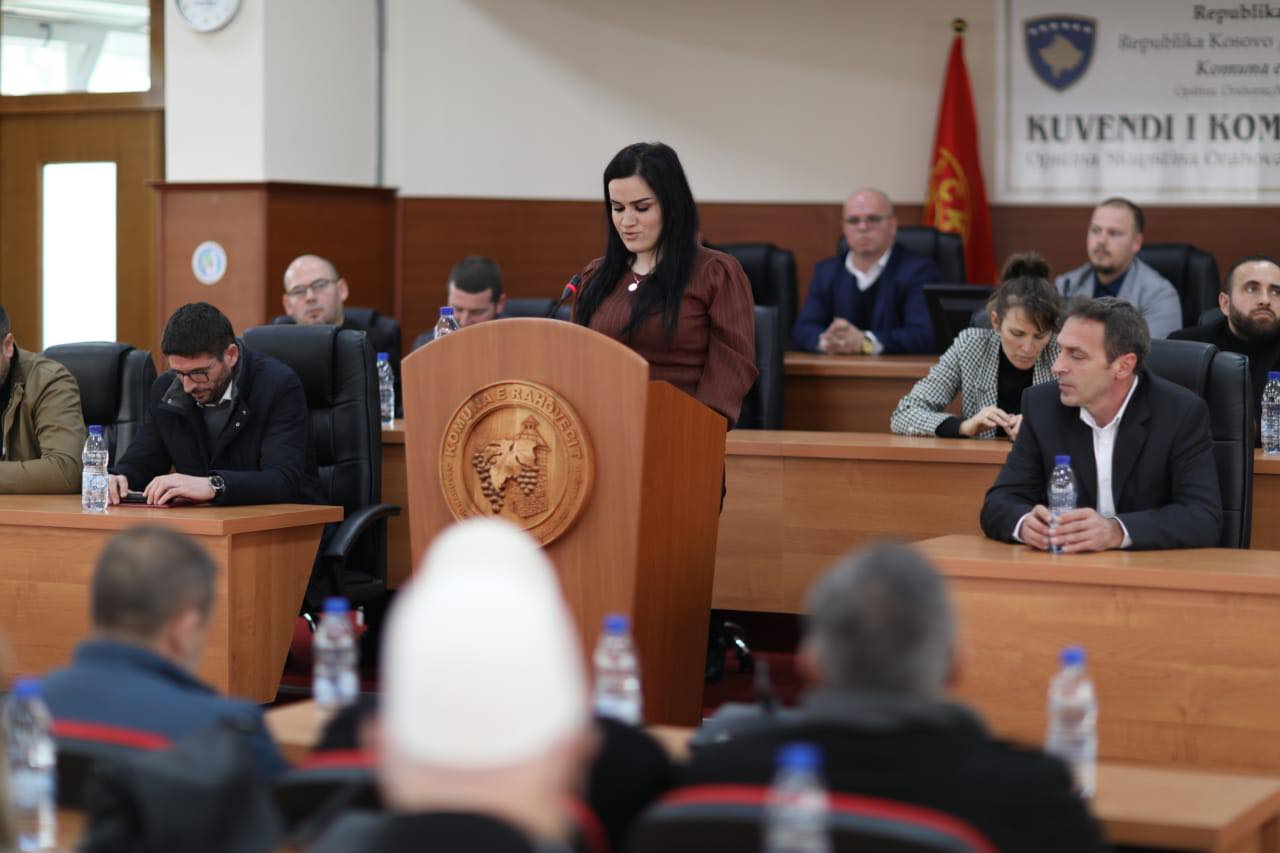 Edona Kryeziu ngrit si shqetësim parregullsitë që po ndodhin në ... Edona Kryeziu ngrit si shqetësim parregullsitë që po ndodhin në ...