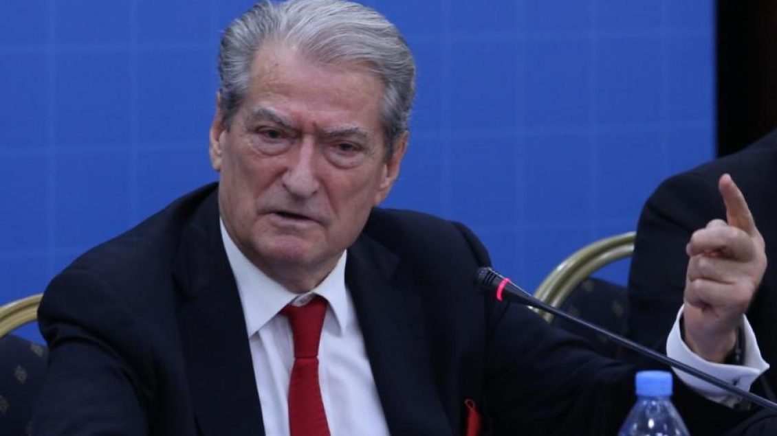 Berisha kërkon protestë të enjten para Kuvendit të Shqipërisë – Epoka e Re Berisha kërkon protestë të enjten para Kuvendit të Shqipërisë – Epoka e Re
