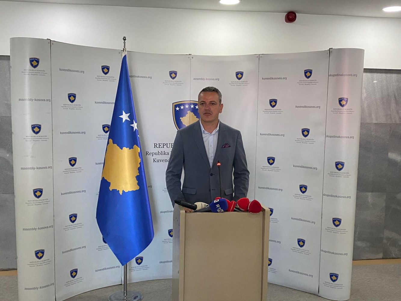 Gashi për dërgimin e Osmanit në Kushtetuese për Jusufajn: Do ta presim ... Gashi për dërgimin e Osmanit në Kushtetuese për Jusufajn: Do ta presim ...