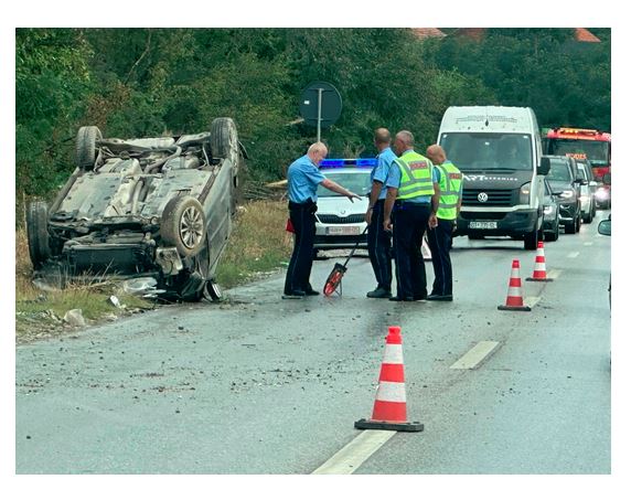Aksident në magjistralen Pejë-Deçan, lëndohet një person – Epoka e Re Aksident në magjistralen Pejë-Deçan, lëndohet një person – Epoka e Re