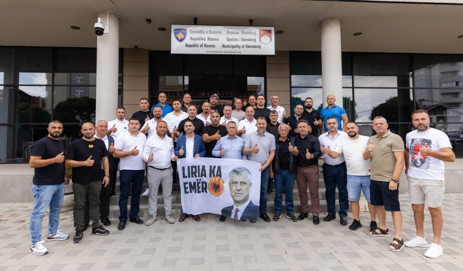 Lushtaku takohet me përfaqësuesit e PDK-së në diasporë – Epoka e Re Lushtaku takohet me përfaqësuesit e PDK-së në diasporë – Epoka e Re