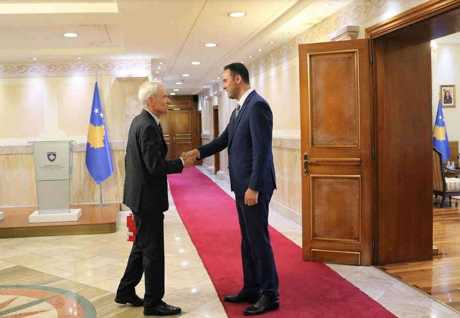 Konjufca priti në takim lamtumirës ambasadorin zviceran në Kosovë ... Konjufca priti në takim lamtumirës ambasadorin zviceran në Kosovë ...