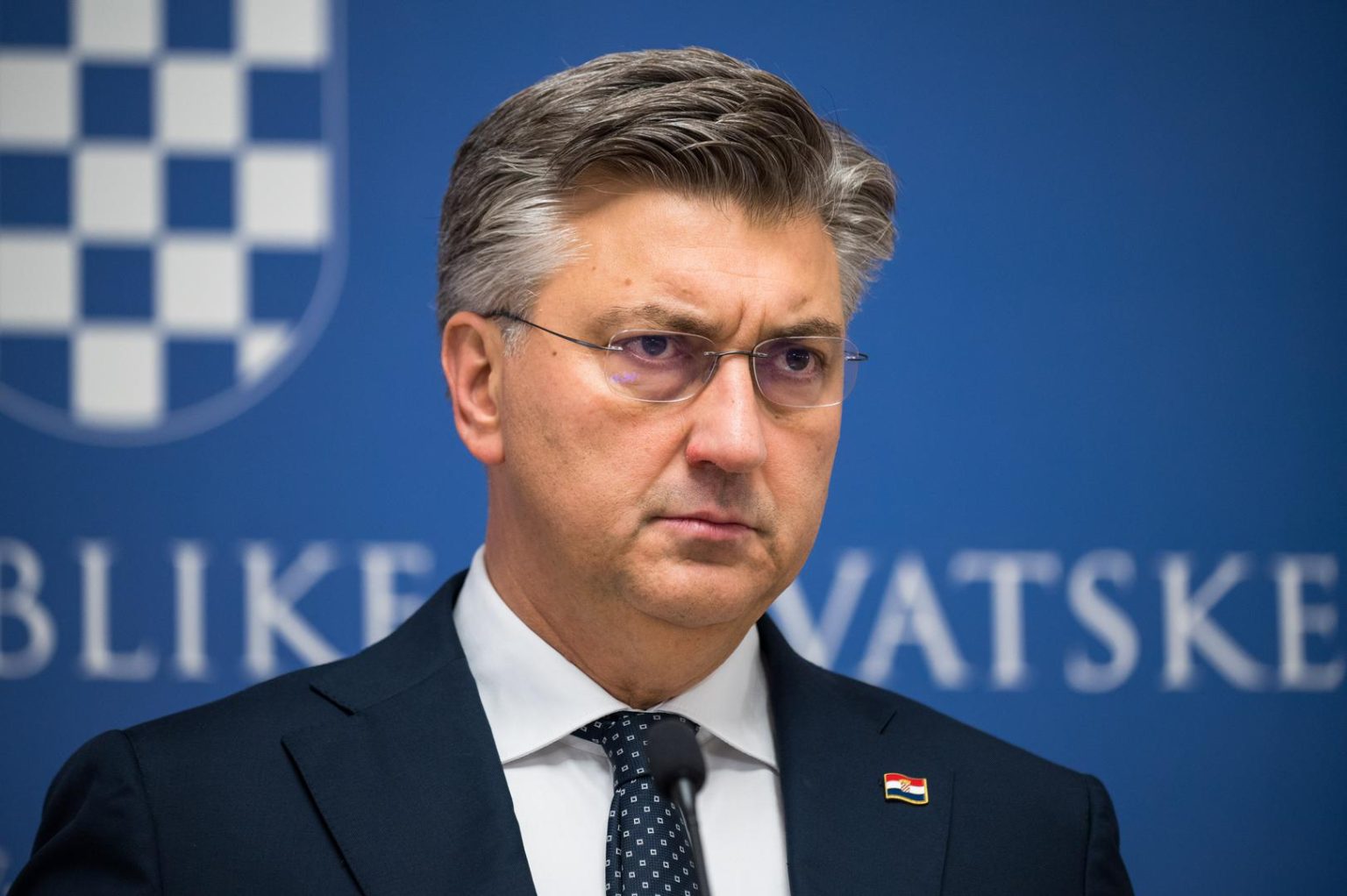Kryeministri kroat shkarkon Ministrin e Mbrojtjes për shkak të një ... Kryeministri kroat shkarkon Ministrin e Mbrojtjes për shkak të një ...