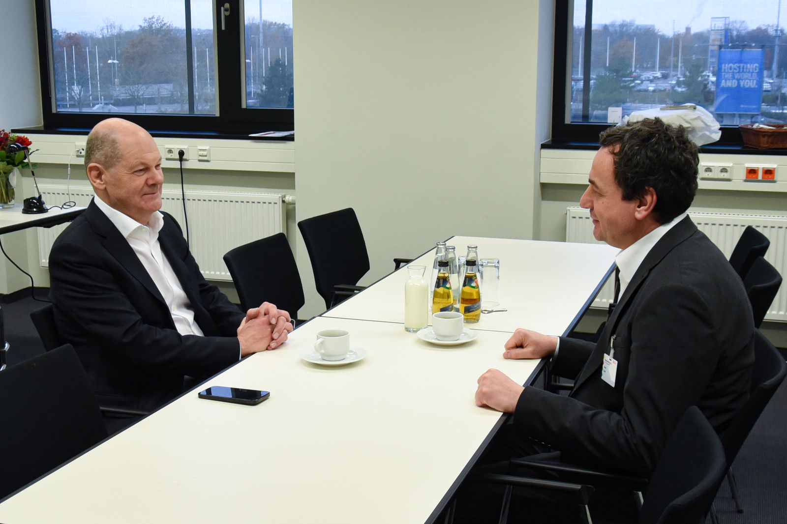 Kryeministri Kurti takoi në Berlin, Kancelarin Olaf Scholz – Epoka e Re Kryeministri Kurti takoi në Berlin, Kancelarin Olaf Scholz – Epoka e Re