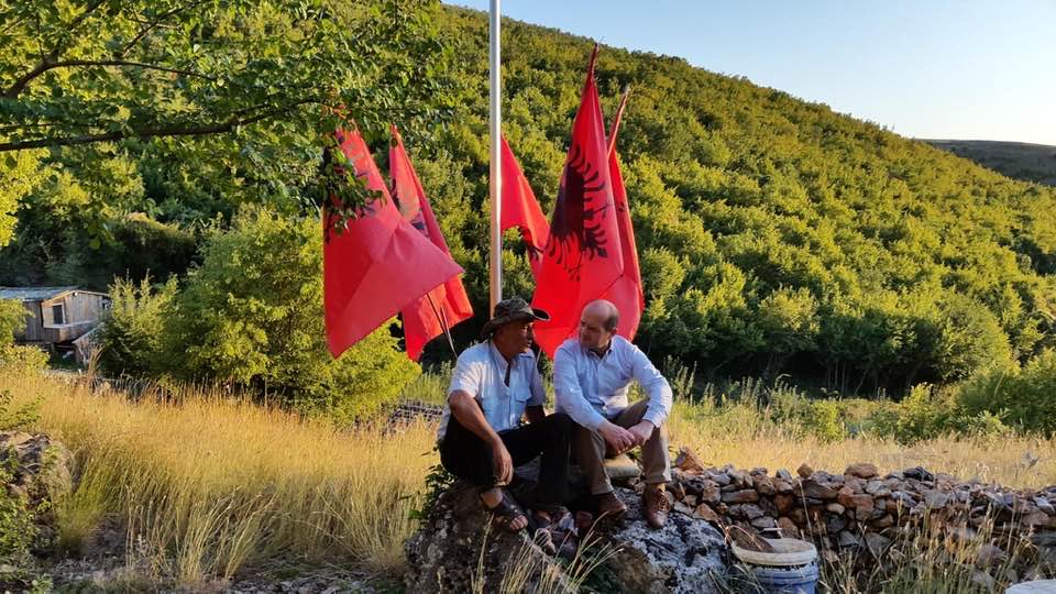 Përshpirtje për profesorin luftëtar – Epoka e Re Përshpirtje për profesorin luftëtar – Epoka e Re