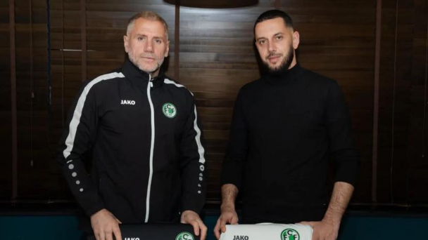 Shefki Kuqi edhe zyrtarisht trajner i Feronikelit – Epoka e Re