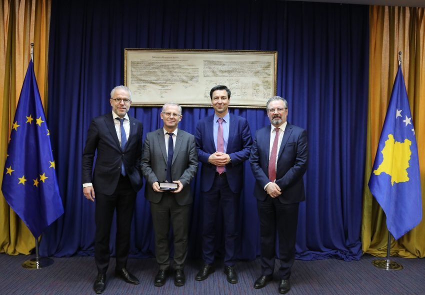 Bislimi para eurodeputetëve të PE-së përmend masat ndëshkuese ndaj Kosovës – Epoka e Re