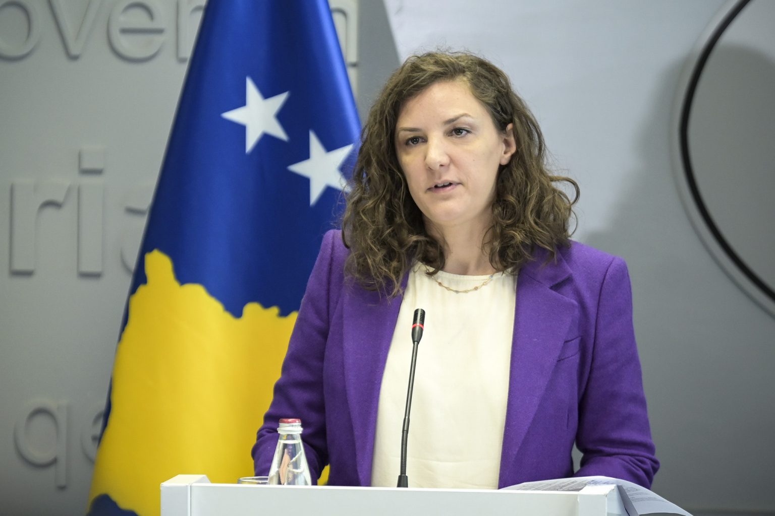 Rizvanolli hesht për shkarkimin e kryeshefit të KOSTT-it – Epoka e Re