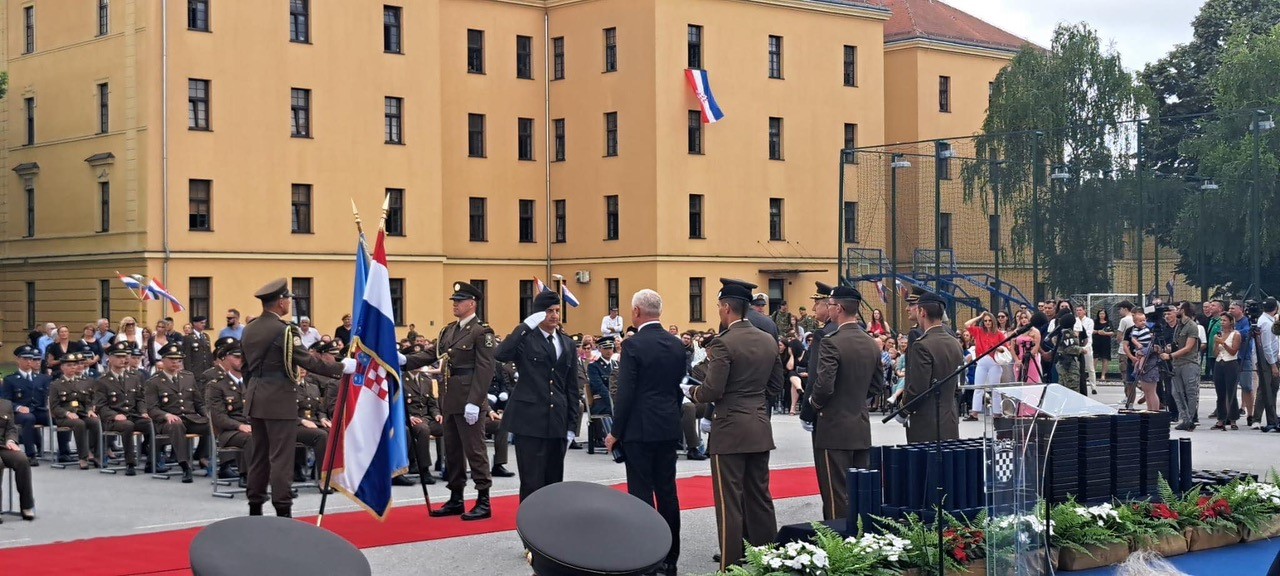 Oficerë të FSK-së diplomojnë në Akademinë Ushtarake kroate – Epoka e Re Oficerë të FSK-së diplomojnë në Akademinë Ushtarake kroate – Epoka e Re