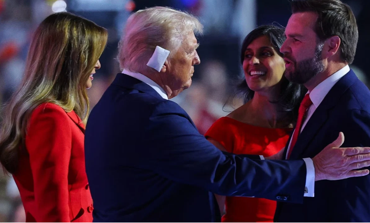 Snajperi i SWAT-it qëlloi armën e atentatorit të Trump, zbardhen detaje ... Snajperi i SWAT-it qëlloi armën e atentatorit të Trump, zbardhen detaje ...