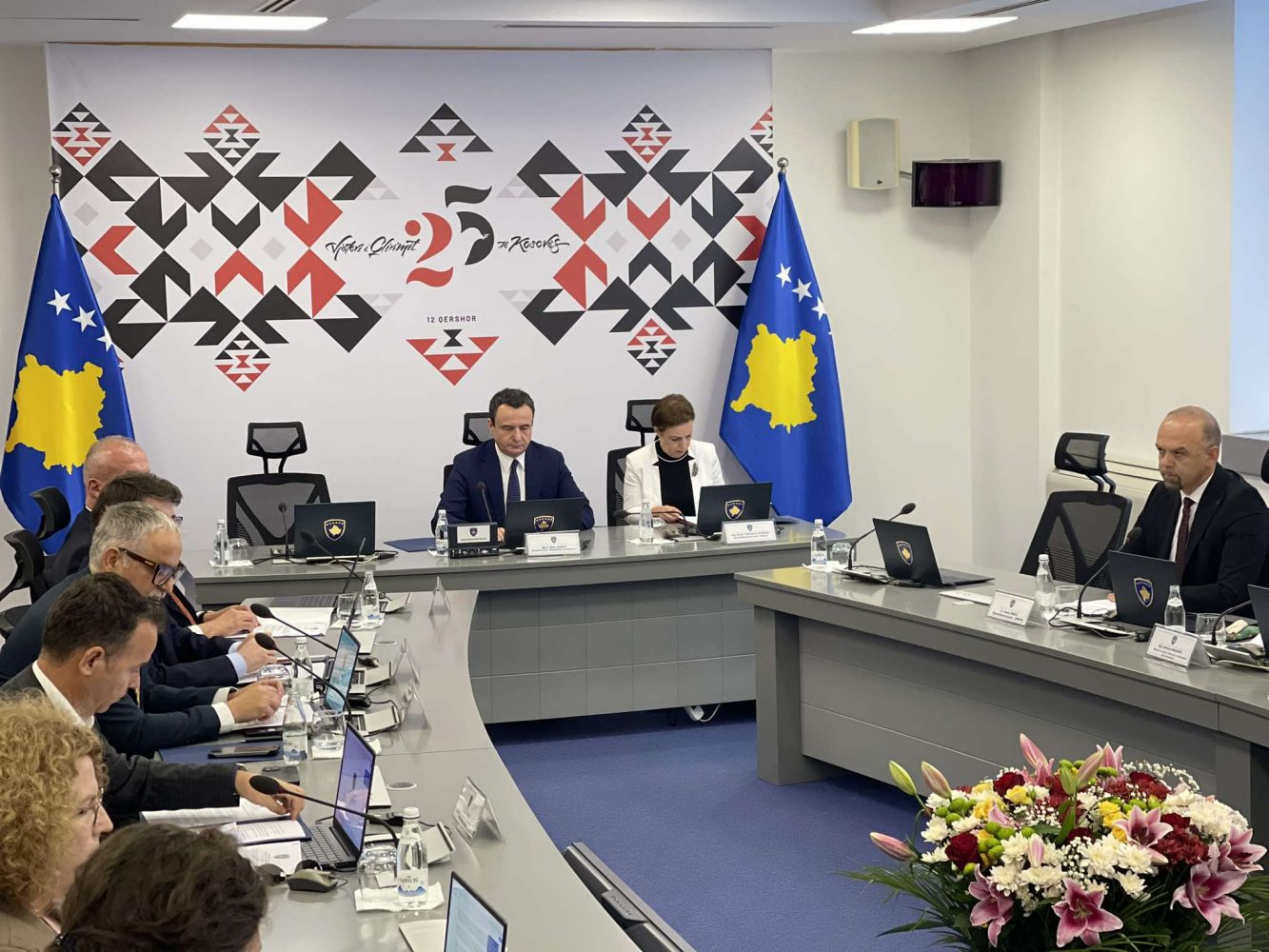 Paga minimale rritet në 350 euro – Epoka e Re Paga minimale rritet në 350 euro – Epoka e Re