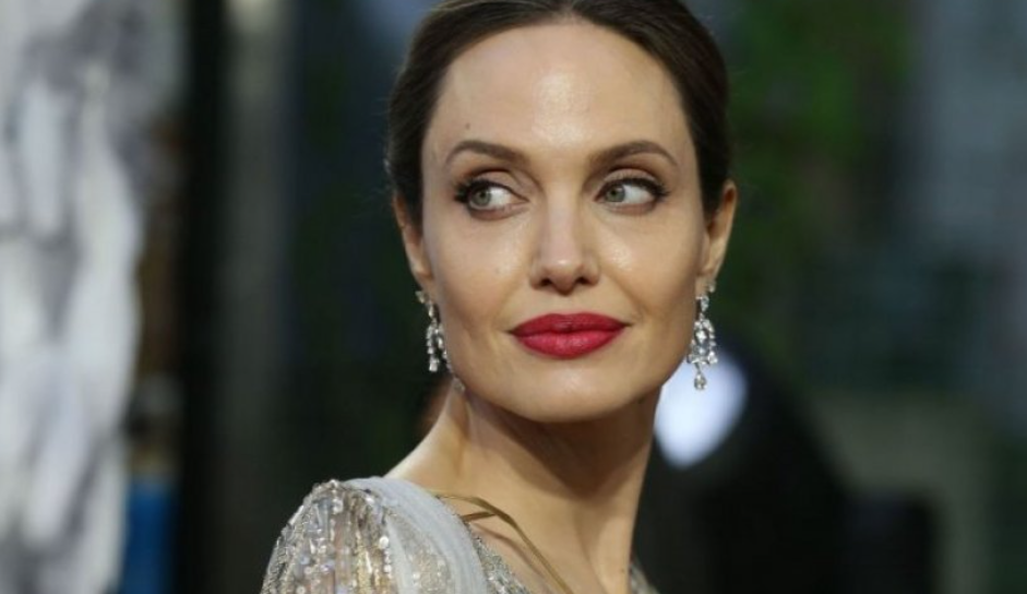 Angelina Jolie në një romancë me aktivistin 40-vjeçar? FOTO që po ...