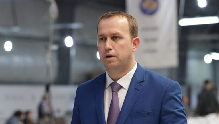 Elezi i KQZ-së sqaron situatën me mospërputhjen e votave dhe ...